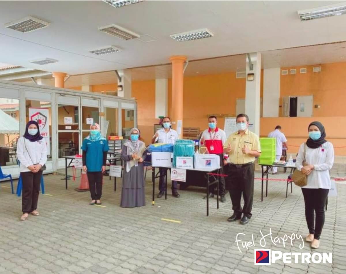 Petron Dealers CSR Activity To Our Frontliners - Petron Malaysia