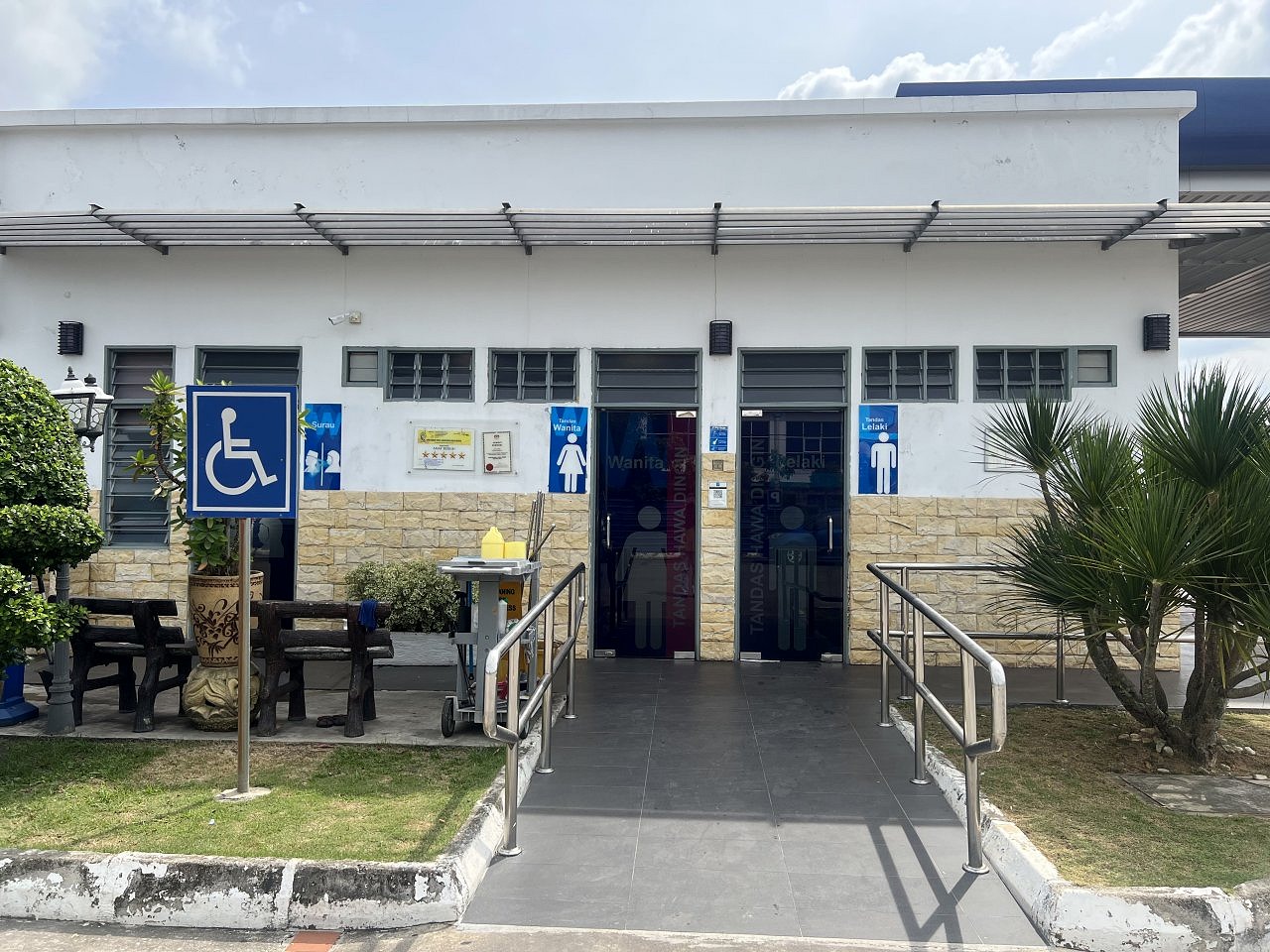 Petron Service Stations Receive 5-Star Ratings; Remain as Motorists ...