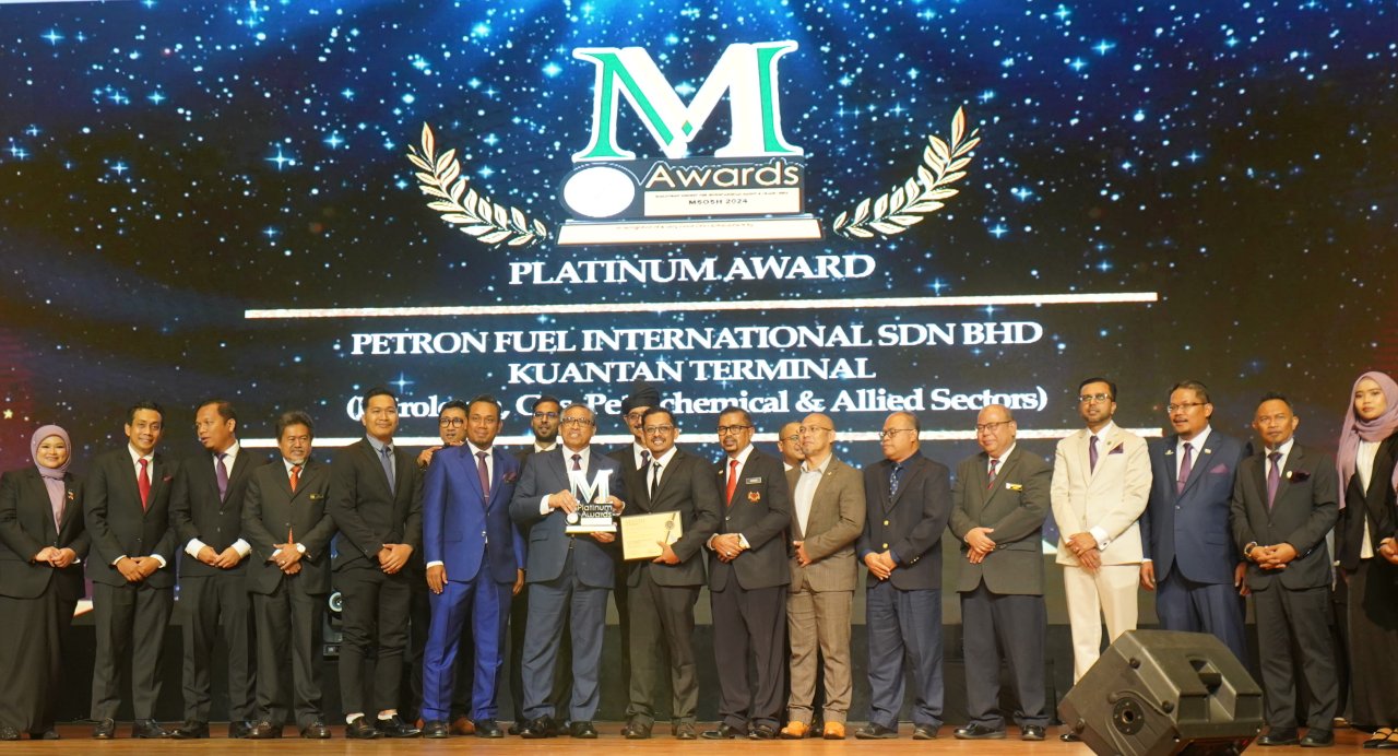 PETRON MALAYSIA SCORES HISTORIC WIN AT 42nd MSOSH AWARD 2024 - Petron ...