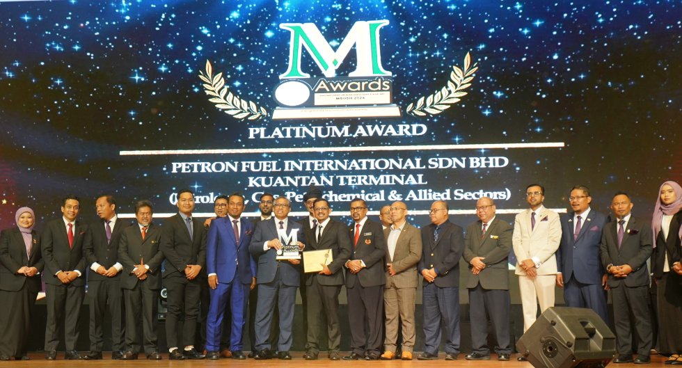 PETRON MALAYSIA SCORES HISTORIC WIN AT 42nd MSOSH AWARD 2024 - Petron ...
